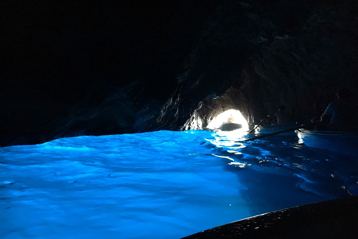 La Grotta Azzurra a Capri tra meraviglia, storia e leggenda (e tutte le ...